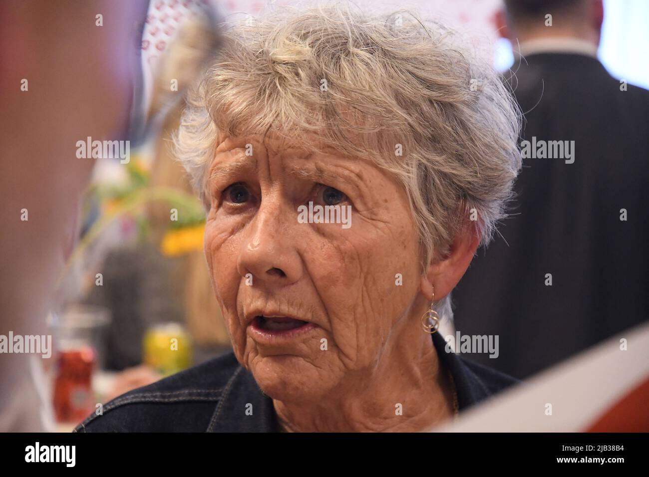 Social folkeparty hi-res stock photography and images - Alamy