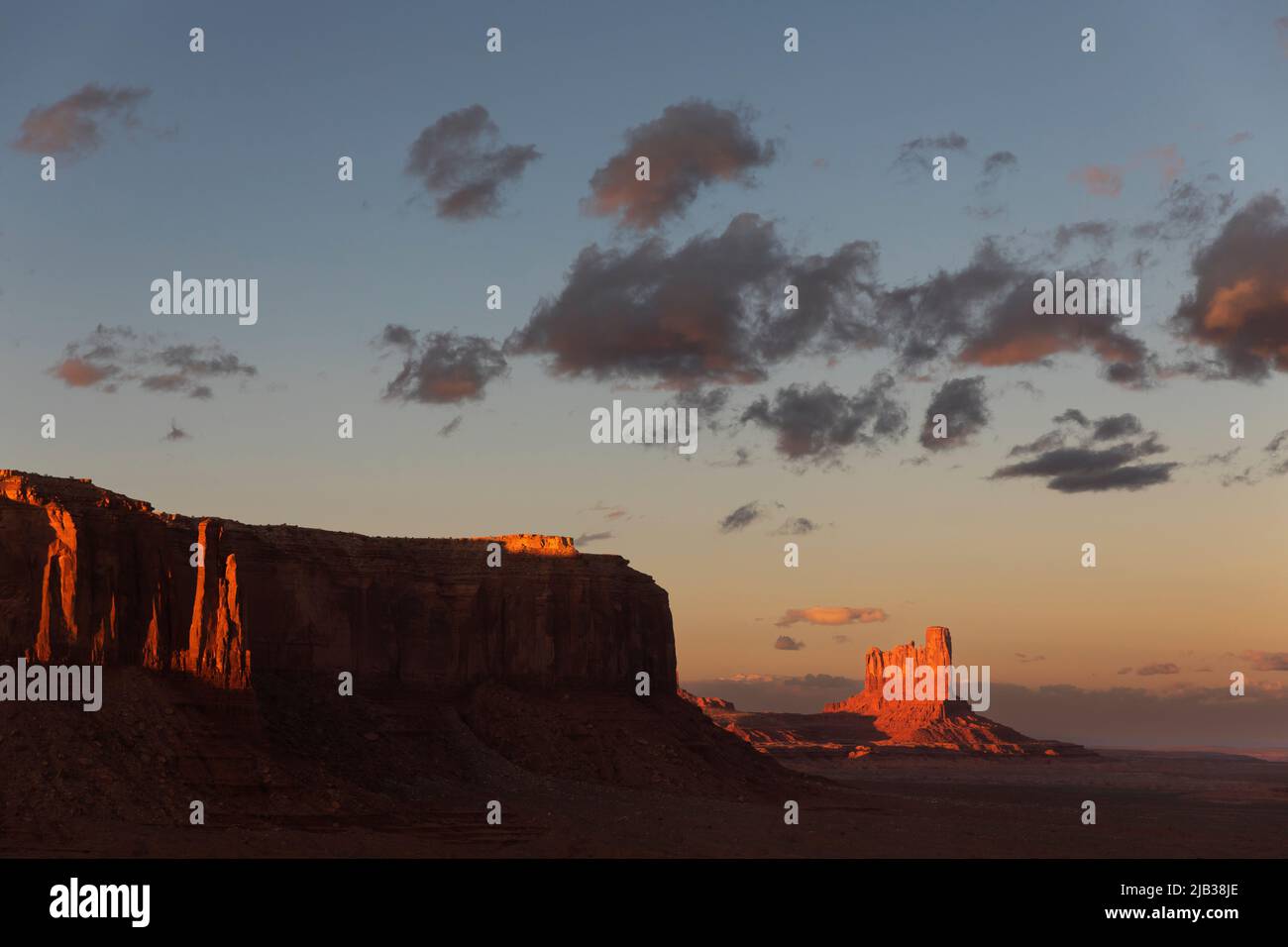 AZ00453-00....ARIZONA - Sentinel Mesa and Castle Butte in Monument ...