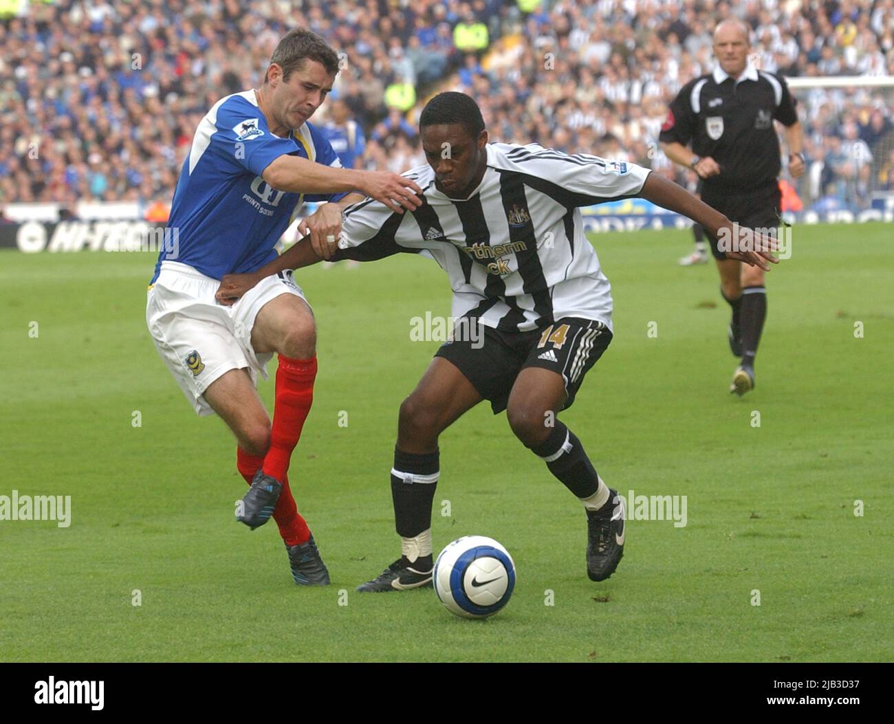 PORTSMOUTH V NEWCASTLE ANDY GRIFFIN TANGLES WITH CHARLIE N'ZOGBIA PIC ...