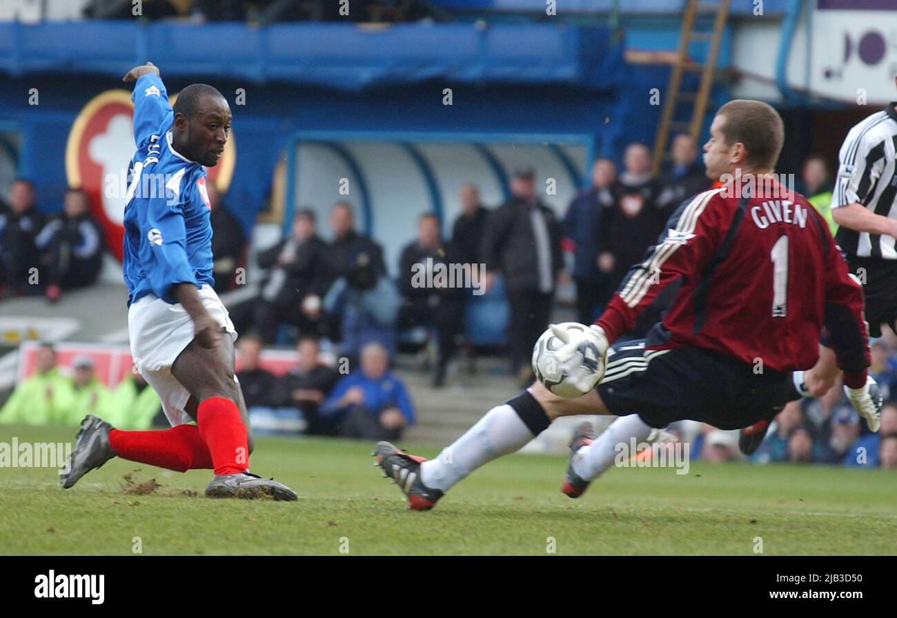 PORTSMOUTH V NEWCASTLE LUA LUA IS FOILESD BY SHAY GIVEN PIC MIKE WALKER ...