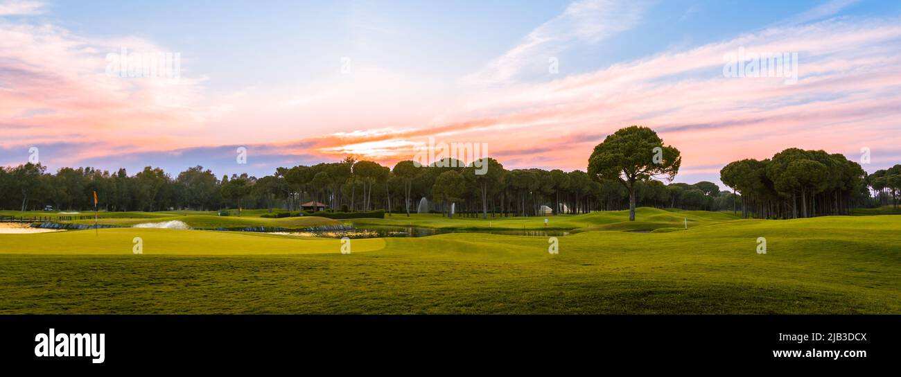 Golf course panoramic flag hi-res stock photography and images - Alamy