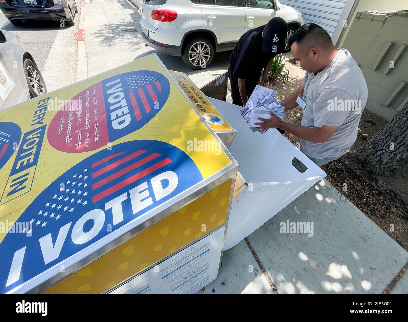 Curbside voting box hi-res stock photography and images - Alamy