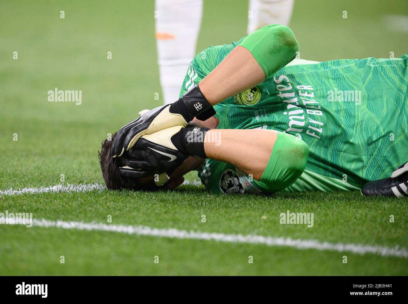 goalwart Thibaut COURTOIS (Real) holds his head, gesture, gesture ...