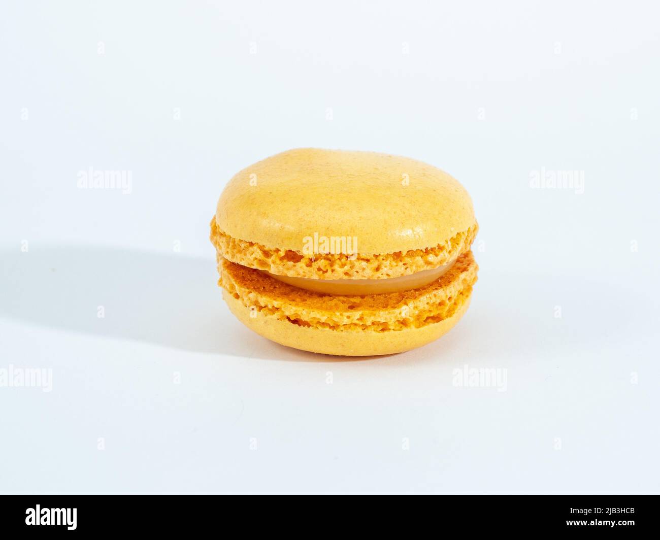 Lemon macarons hi-res stock photography and images - Alamy