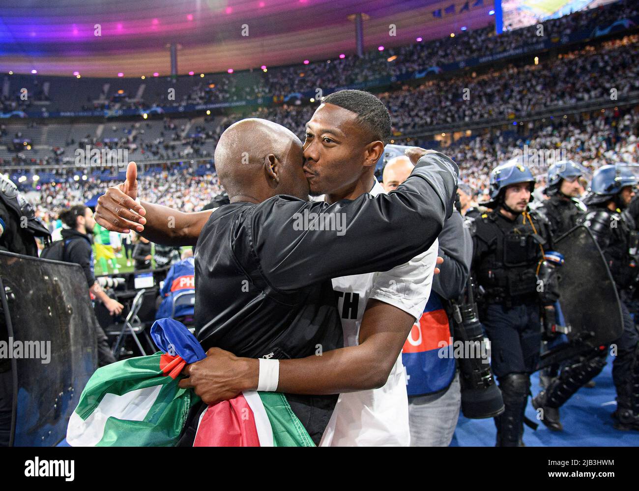 David ALABA (Real) with Papa George, family, father, Soccer Champions ...