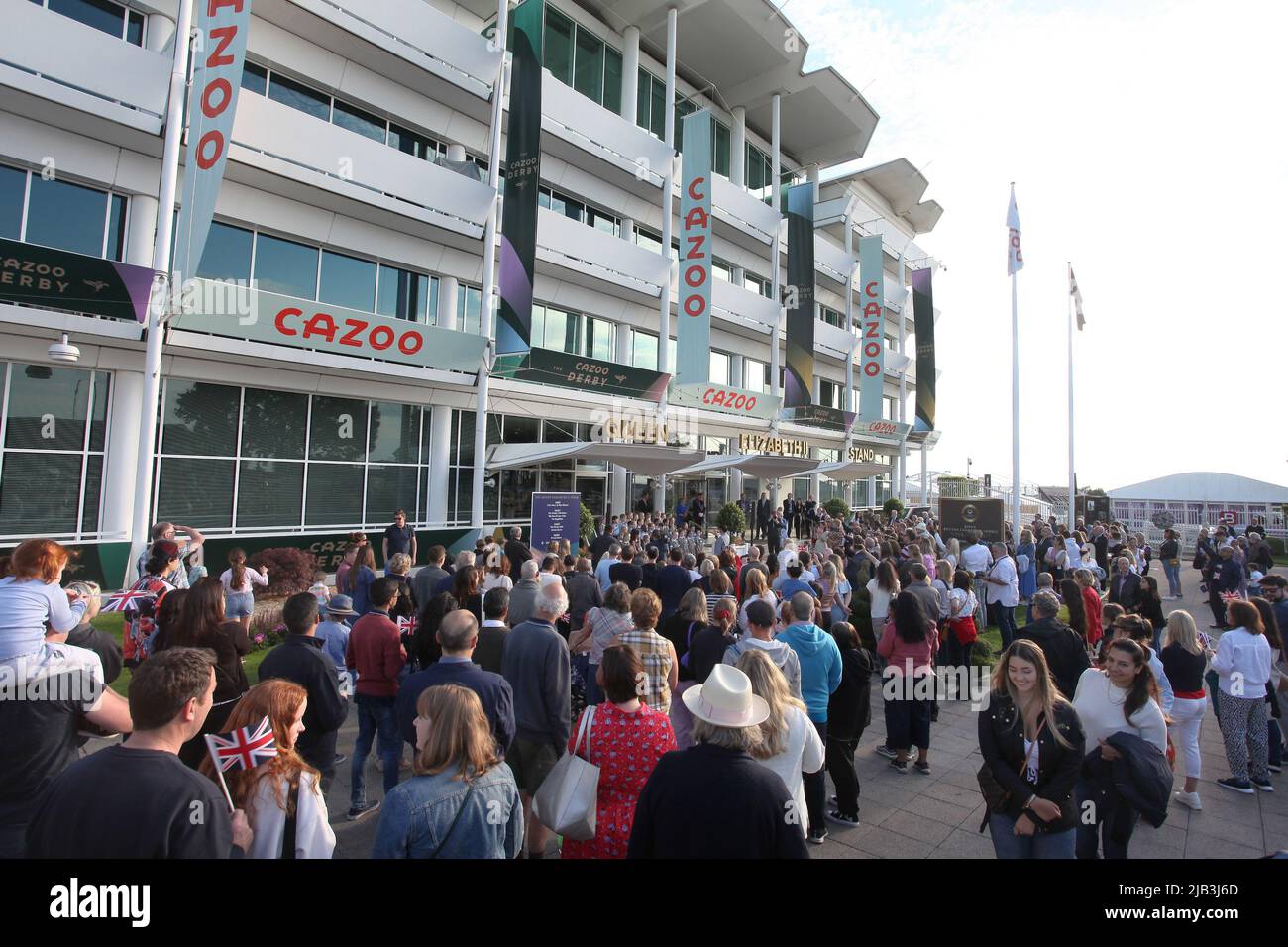 Queen elizabeth ll stand hi-res stock photography and images - Alamy