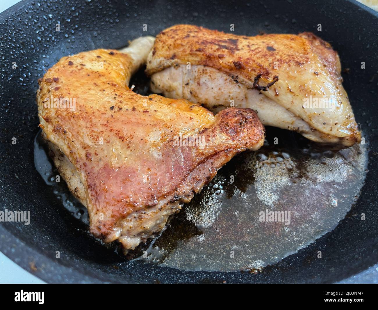 Chicken thigh and kale hi-res stock photography and images - Alamy