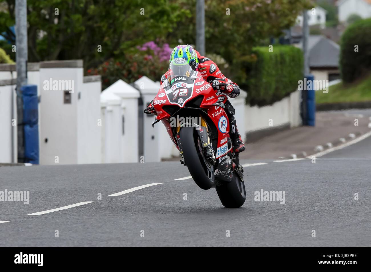 Motorbikes racing at the north west 200 hi-res stock photography and ...