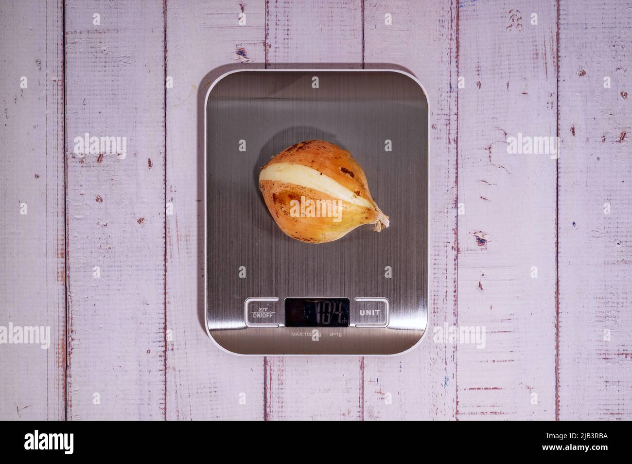 Onion scale hi-res stock photography and images - Alamy