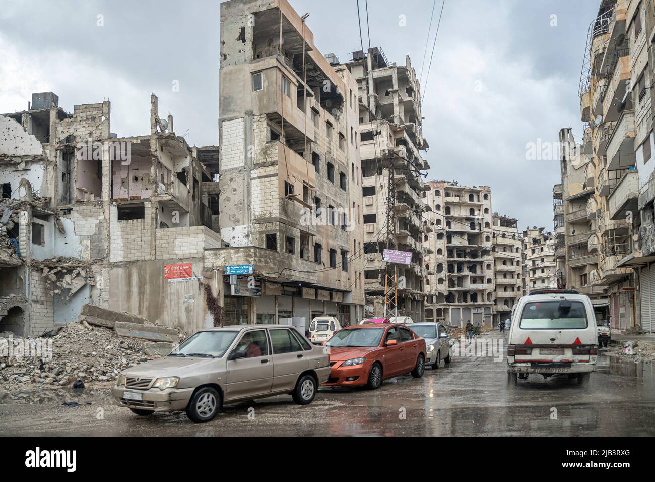 Muslim refugee hi-res stock photography and images - Alamy