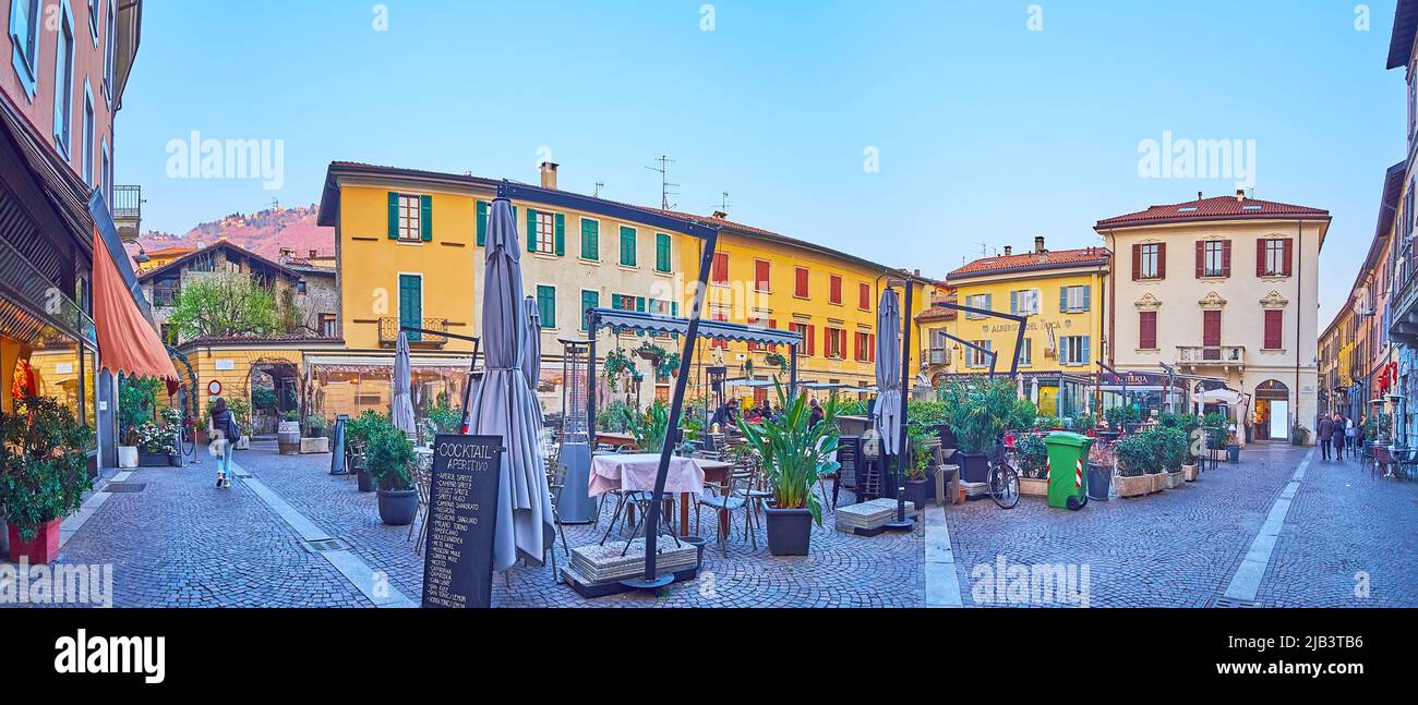 COMO, ITALY - MARCH 20, 2022: Panorama of Piazza Giuseppe Mazzini with ...