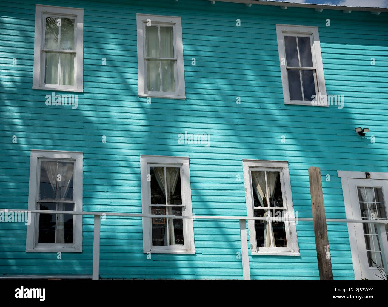 Former apartment building hi-res stock photography and images - Alamy