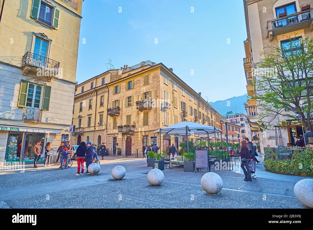 COMO, ITALY - MARCH 20, 2022: Alessandro Volta Square with a view on ...