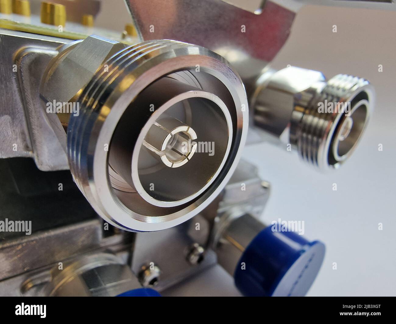 DIN 7/16 low passive intermodulations (PIM) coaxial connector for high ...