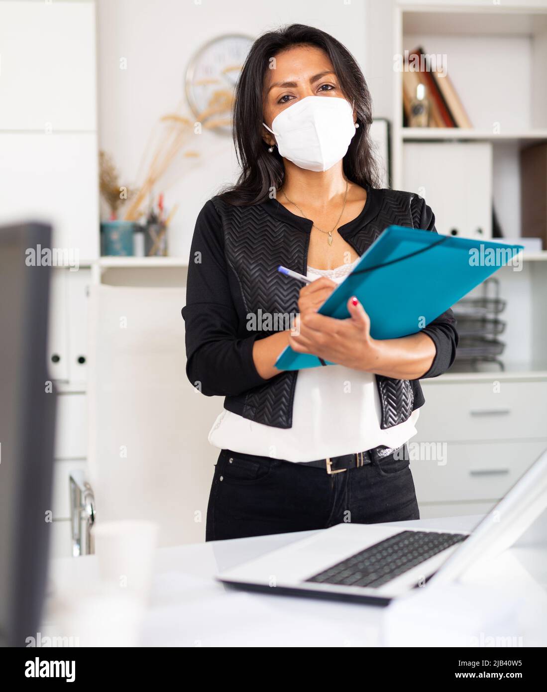 Task instructions hi-res stock photography and images - Alamy