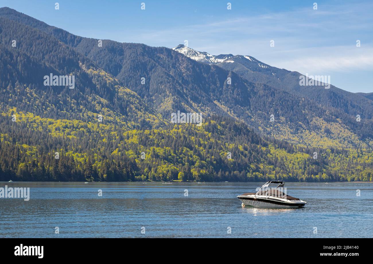 Beautiful View at Cultus Lake, BC, Canada. Relax time in Cultus Lake ...