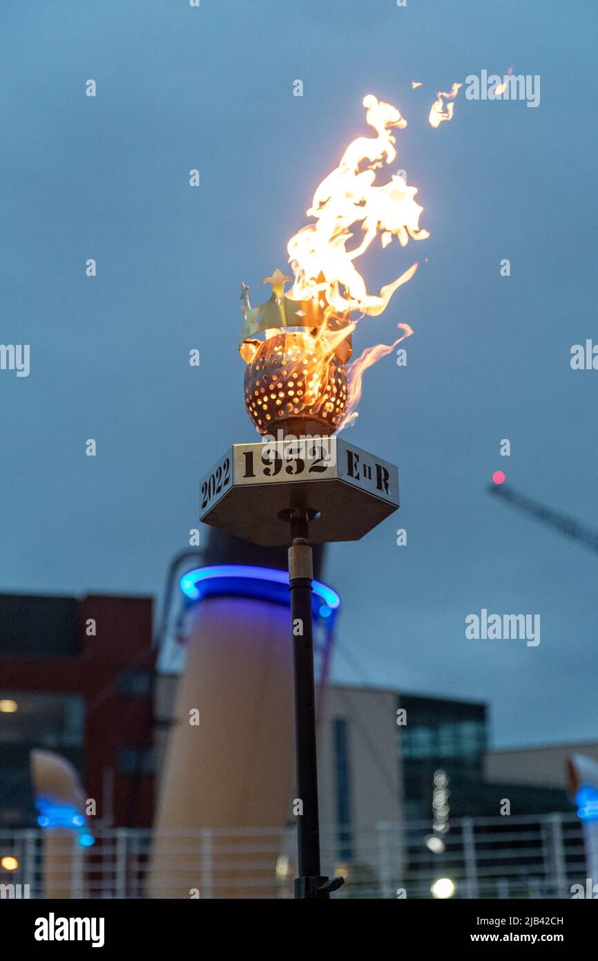 Platinum jubilee beacon burning hi-res stock photography and images - Alamy