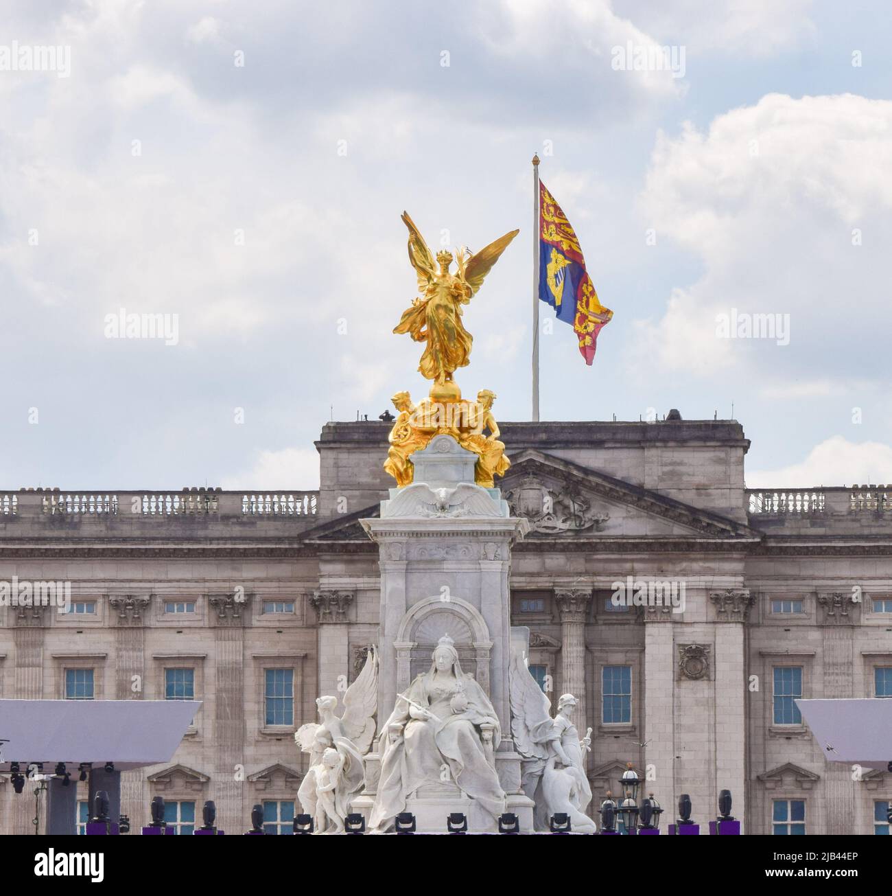 London, UK. 02nd June, 2022. The Royal Standard flag is seen on ...