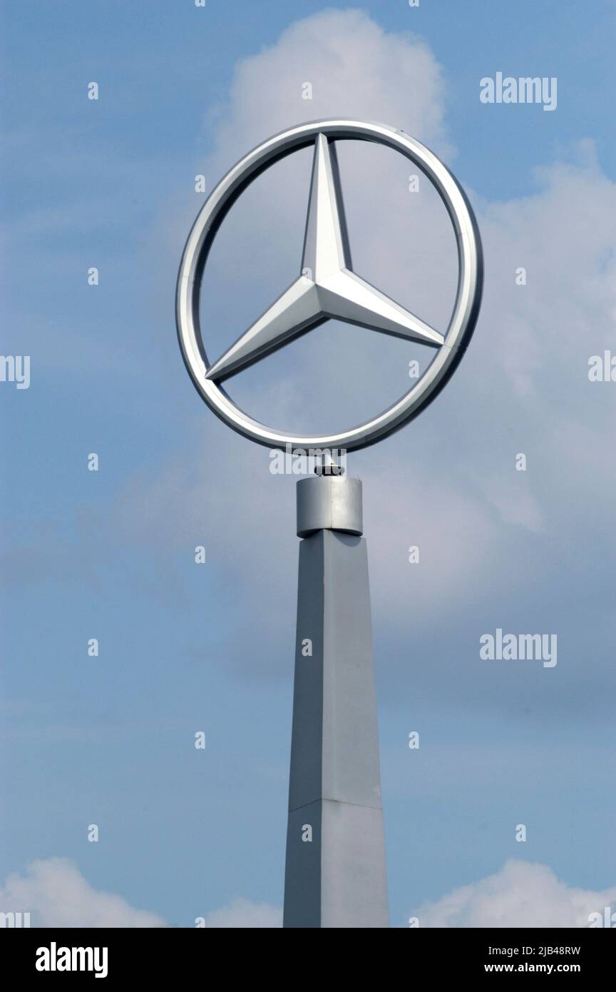 New Mercedes Benz Chrysler car plant in Alabama Stock Photo - Alamy