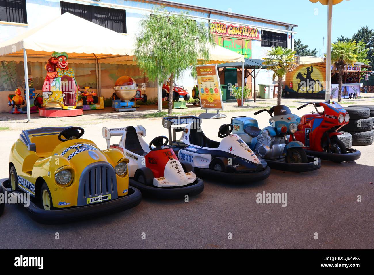 Coin operated Bumper Car kiddie ride Stock Photo - Alamy