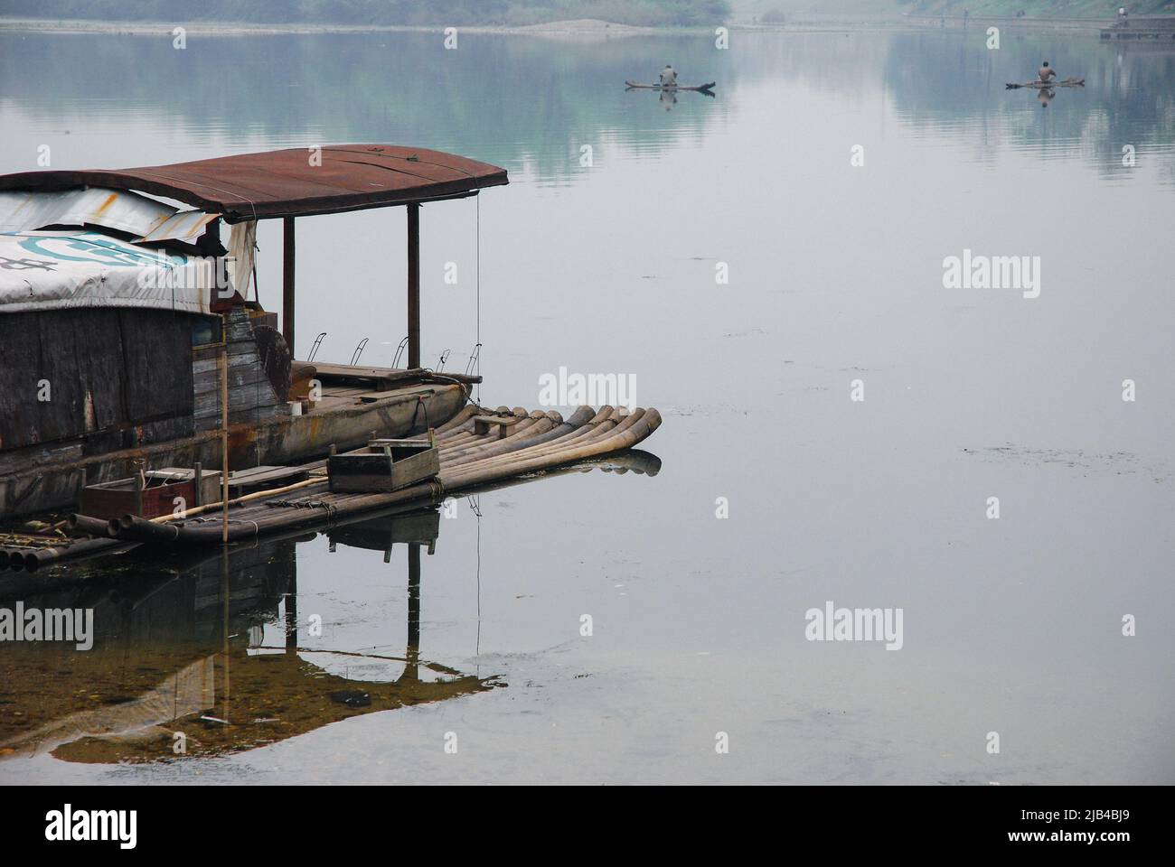 Bamboo boat on li river hi-res stock photography and images - Alamy