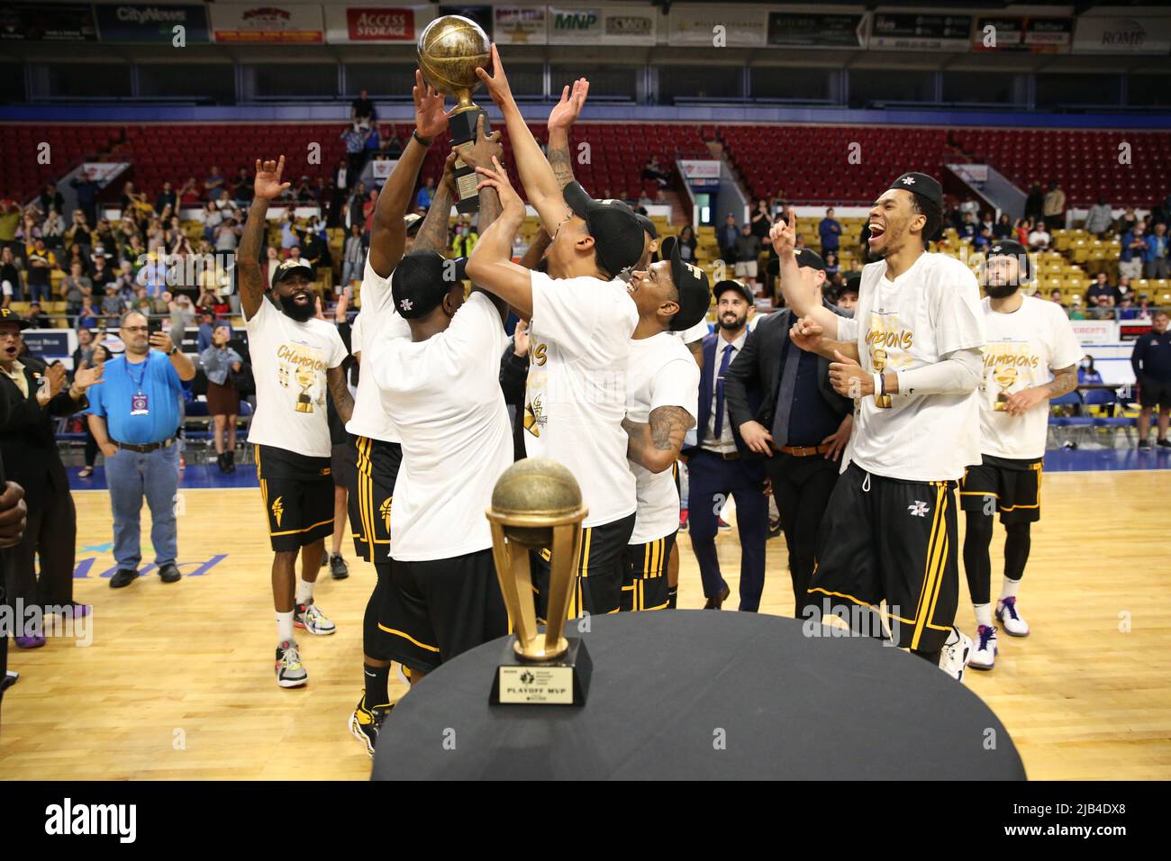 June 1 2022, Kitchener Ontario Canada, The London LIghtning defeat the Kitchener Titans in 3 ...