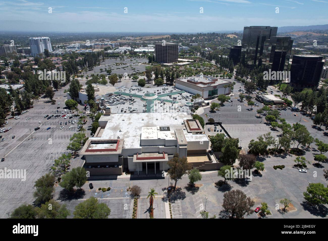 Westfield promenade shopping center hi-res stock photography and images ...