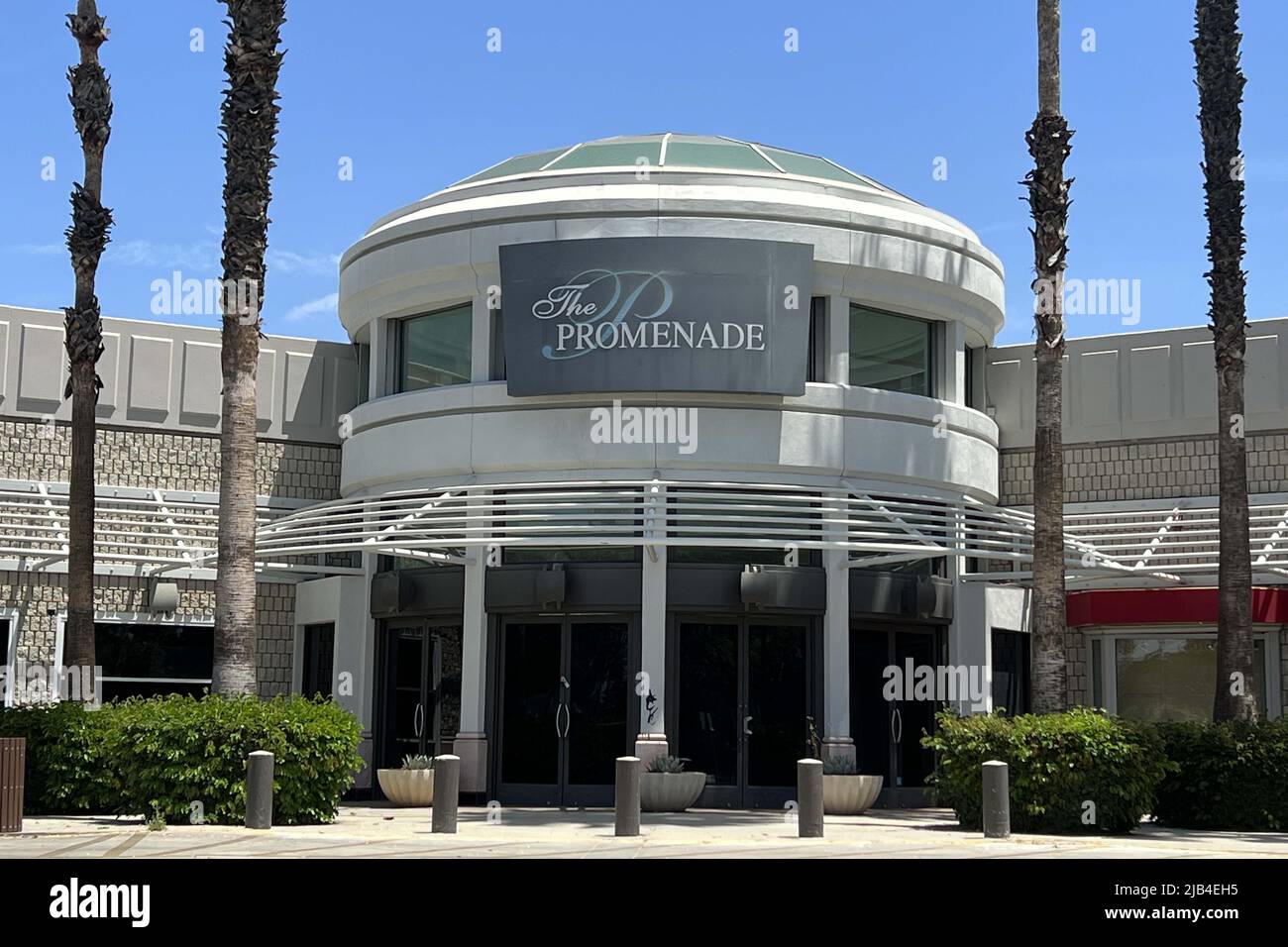 Westfield promenade shopping center hi-res stock photography and images ...