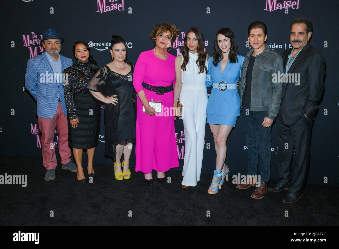Kevin Pollak, Stephanie Hsu, Alex Borstein, Caroline Aaron, Marin ...