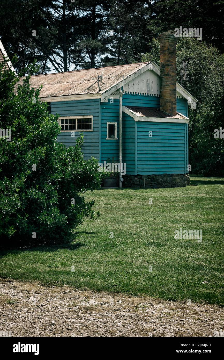 Blue weather board house Stock Photo - Alamy
