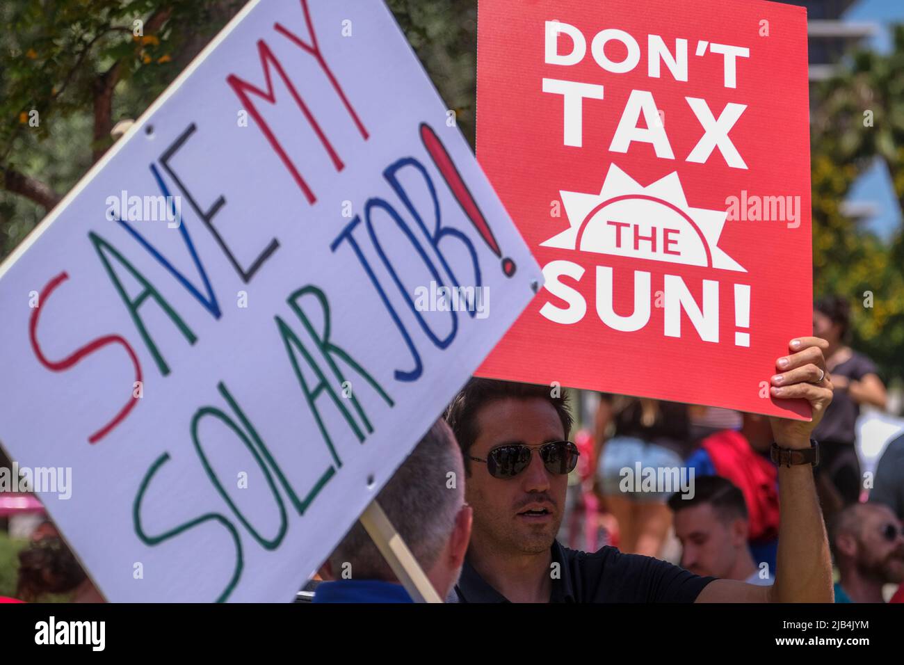 Los Angeles, California, USA. 2nd June, 2022. Solar workers holding ...