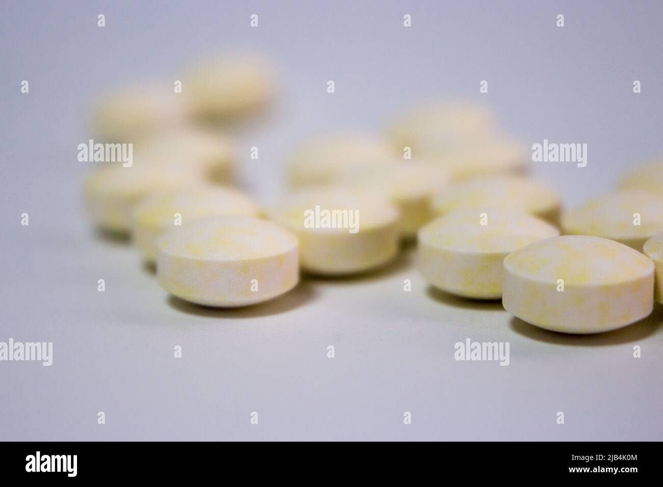 Yellow disk hi-res stock photography and images - Alamy