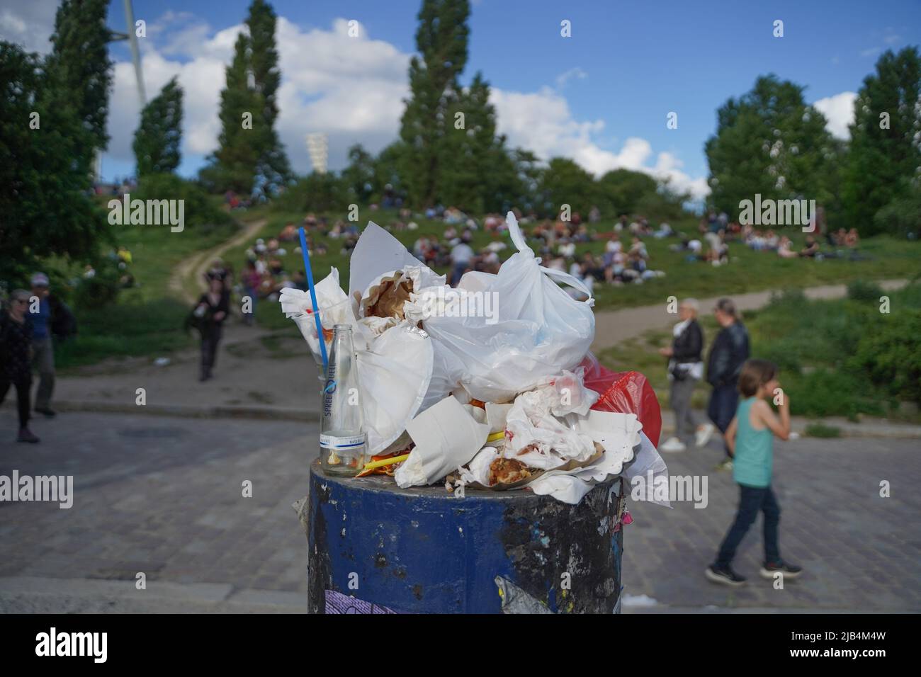 Berlin, Germany. 22nd May, 2022. A trash garbage can in Mauerpark is ...
