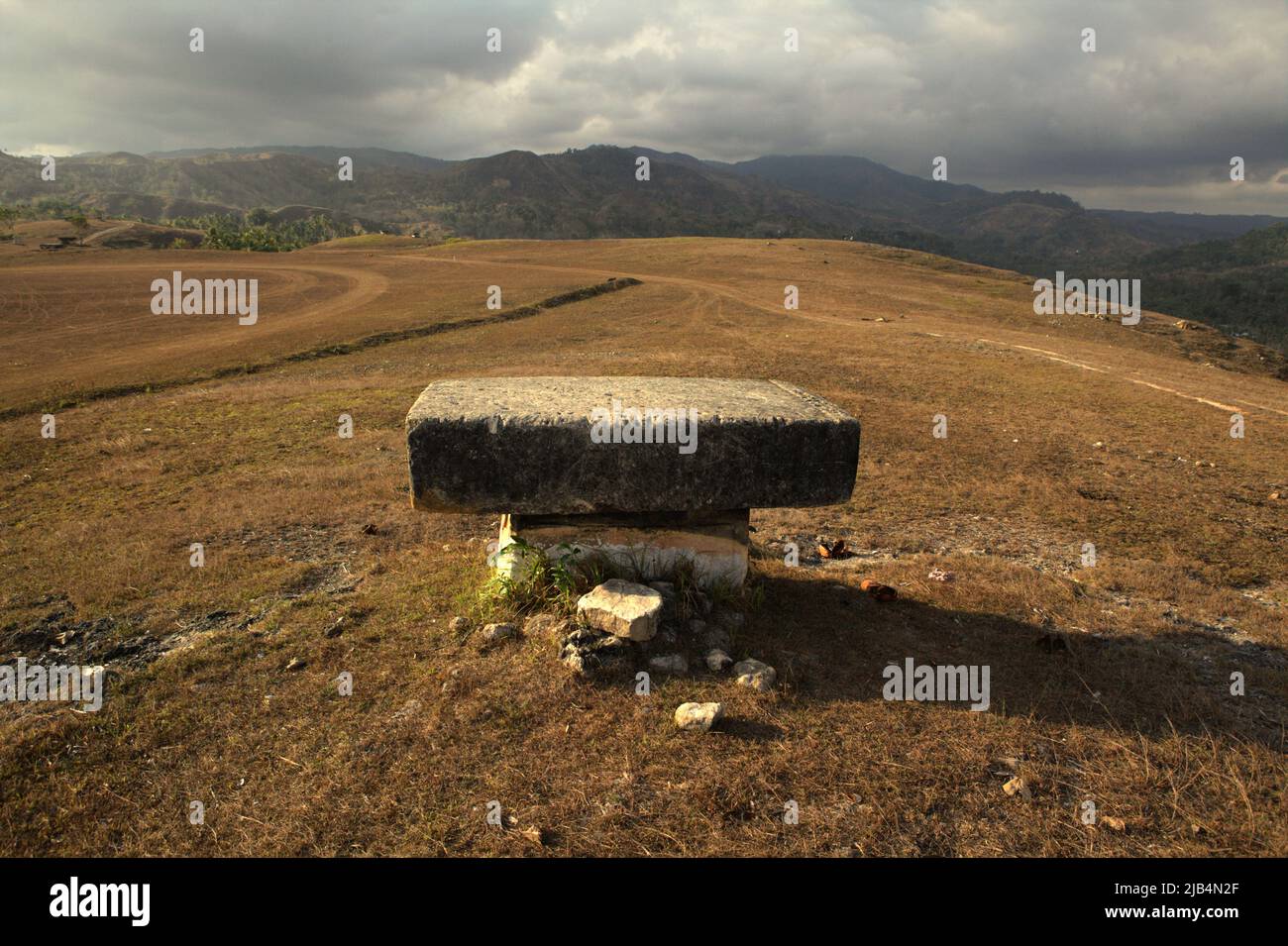 Megalithic cosmos hi-res stock photography and images - Alamy