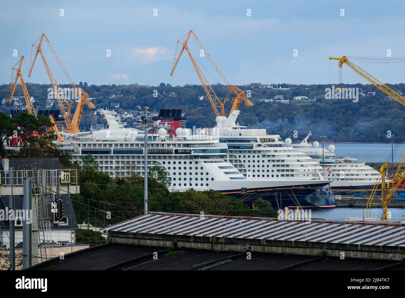 Disney Cruise Line's Disney Dream, DIsney Magic and Disney Fantasy ...