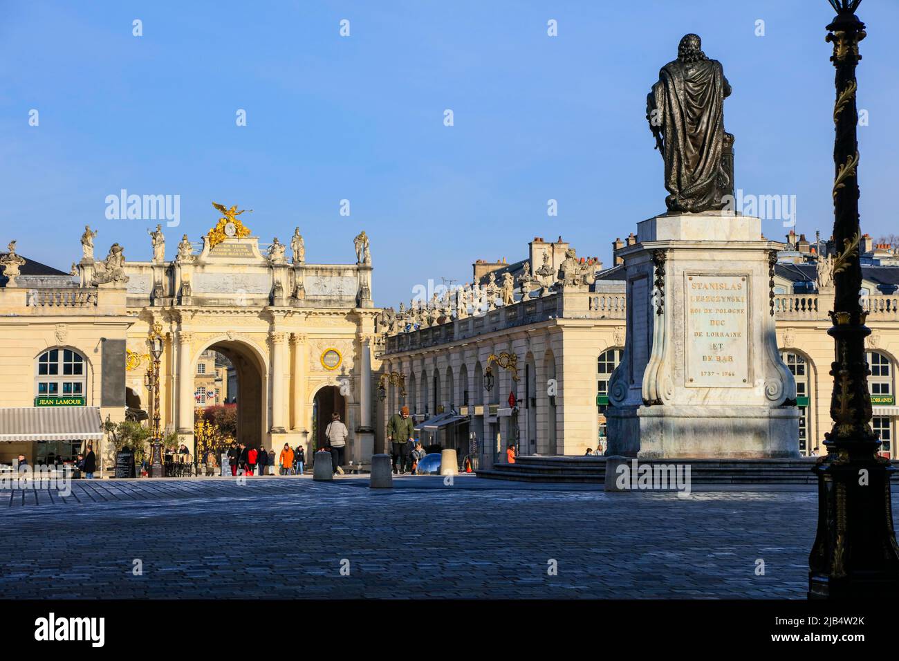 Arc Here triumphal arch and Stanislas Leszczynski statue, Place ...