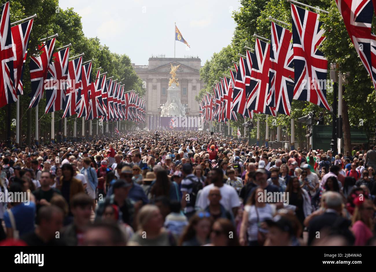 London, UK. 02nd June, 2022. The Mall is packed with thousands people ...
