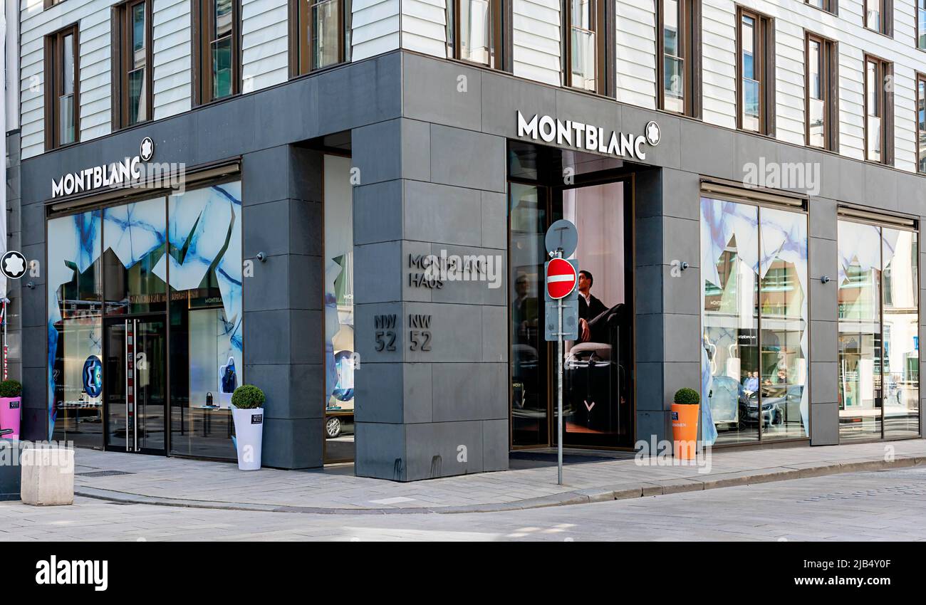 Neuer Wall, exclusive shops and luxury boutiques, Hamburg, Germany ...