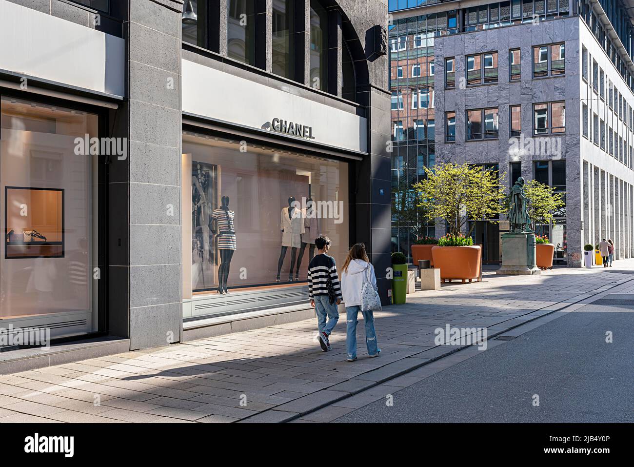 Neuer Wall, exclusive shops and luxury boutiques, Hamburg, Germany ...