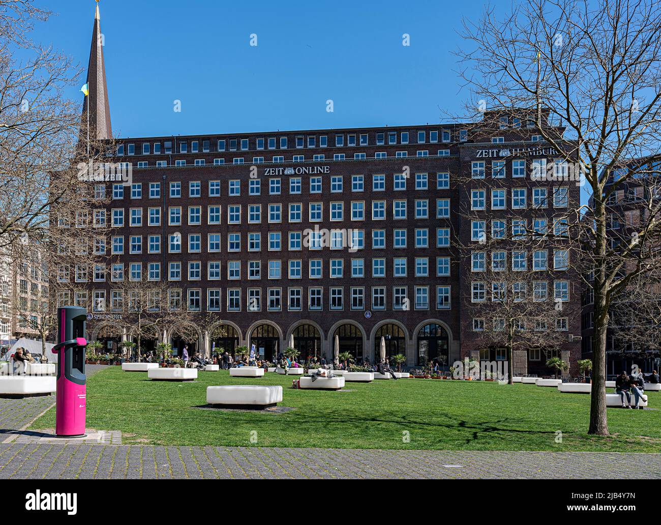 Headquarter german newspaper die zeit hi-res stock photography and ...