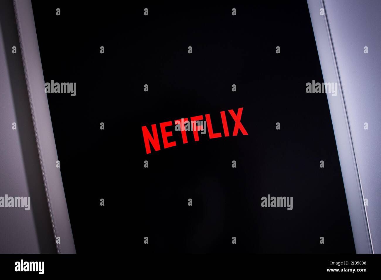 Netflix logo hi-res stock photography and images - Alamy