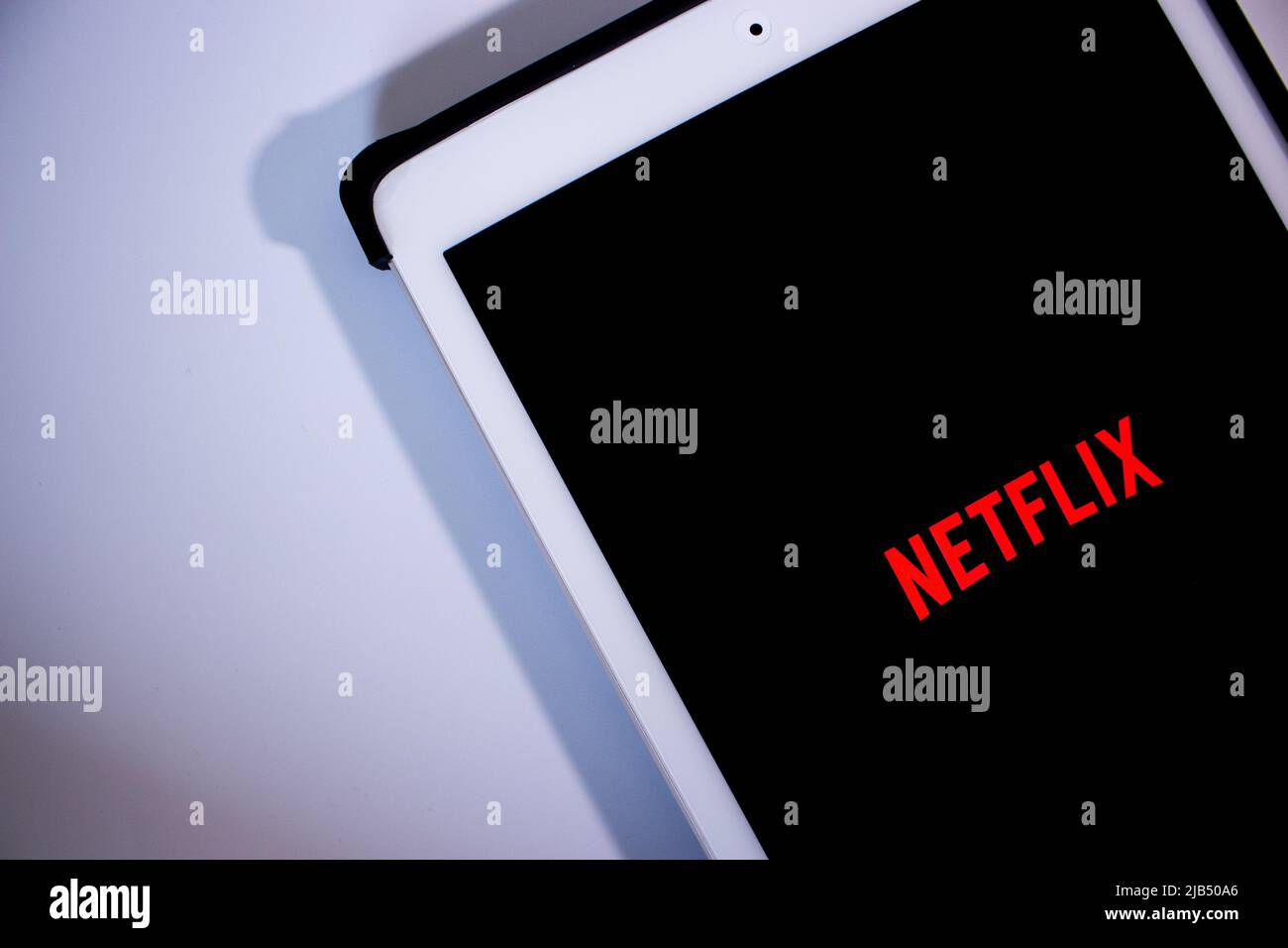 Netflix logo hi-res stock photography and images - Alamy