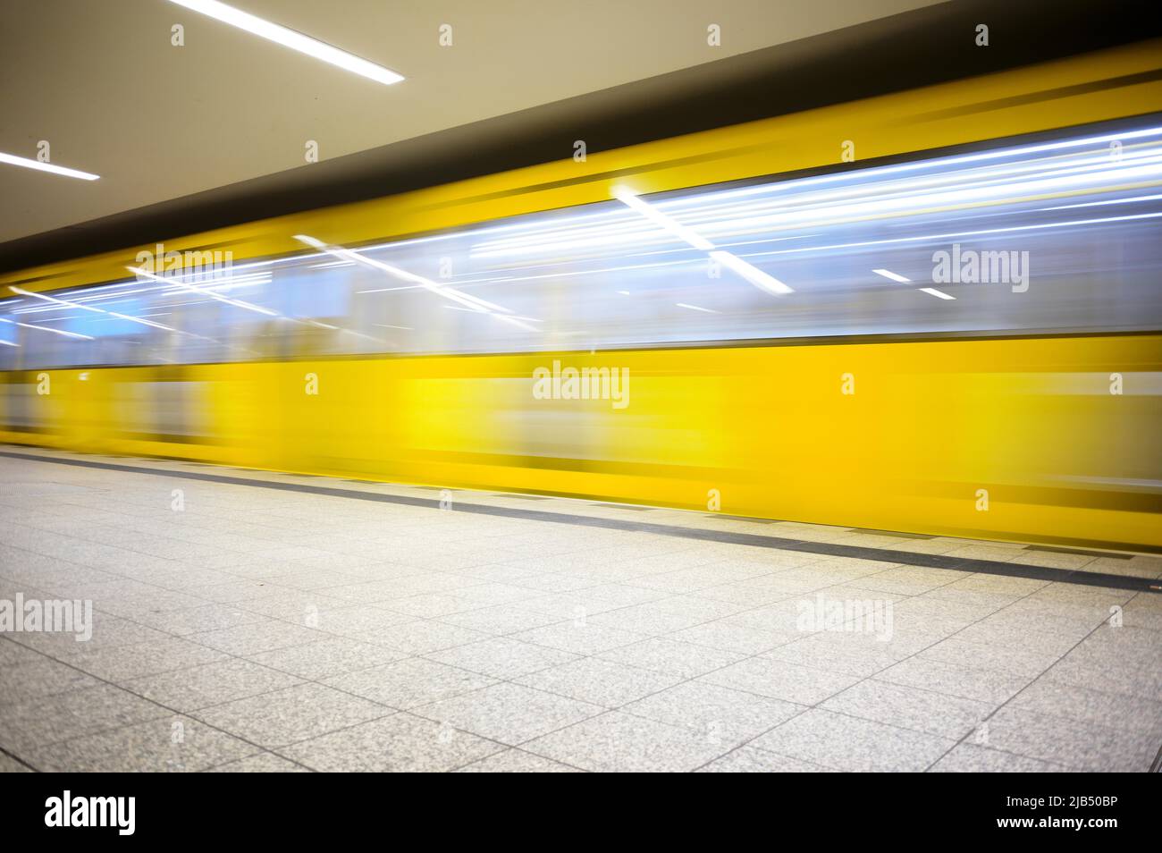 Underground, metro, underground station, stop, station, Kurfuerstendamm ...