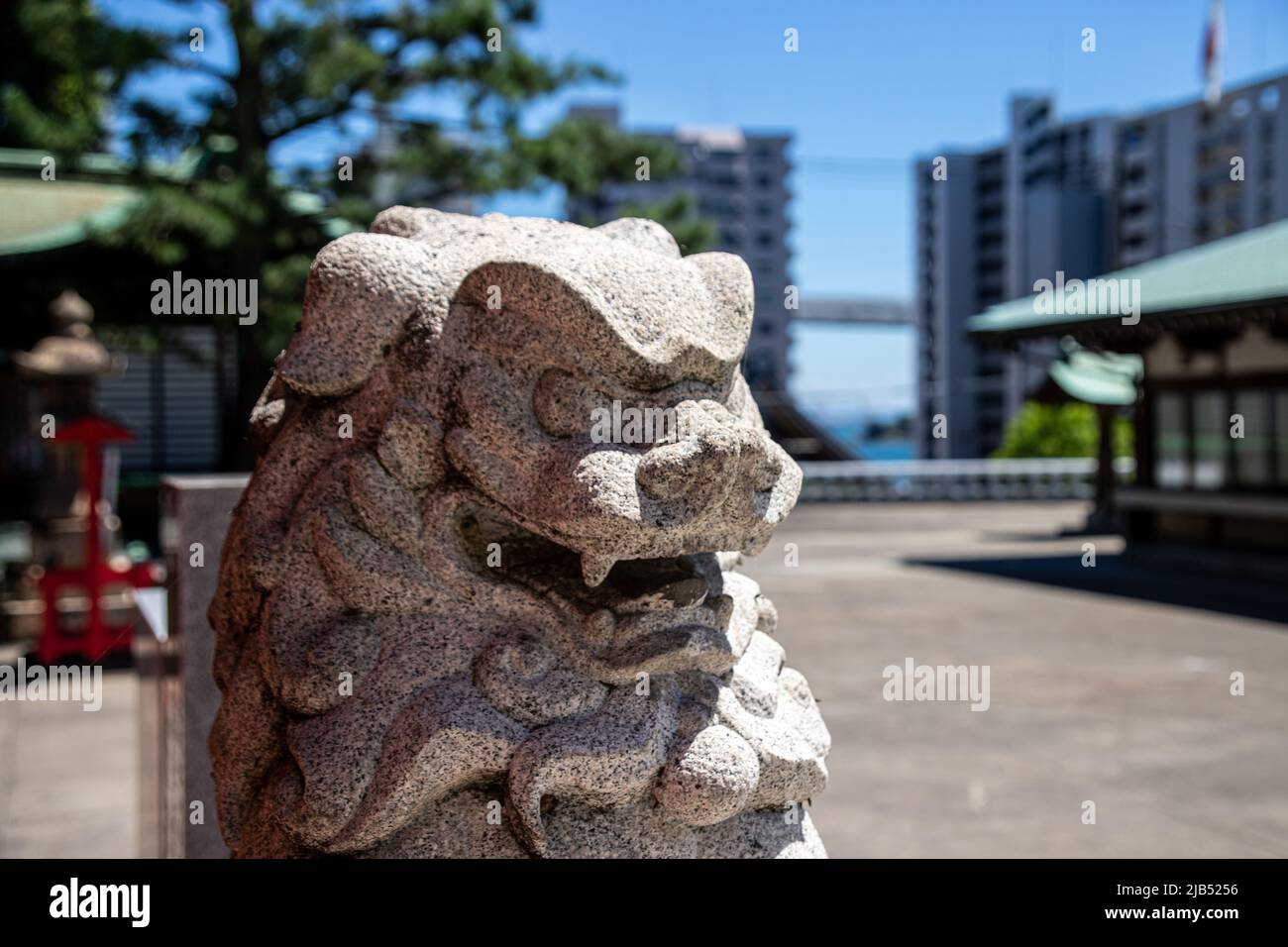 Japanese art mythology animal lion hi-res stock photography and images ...