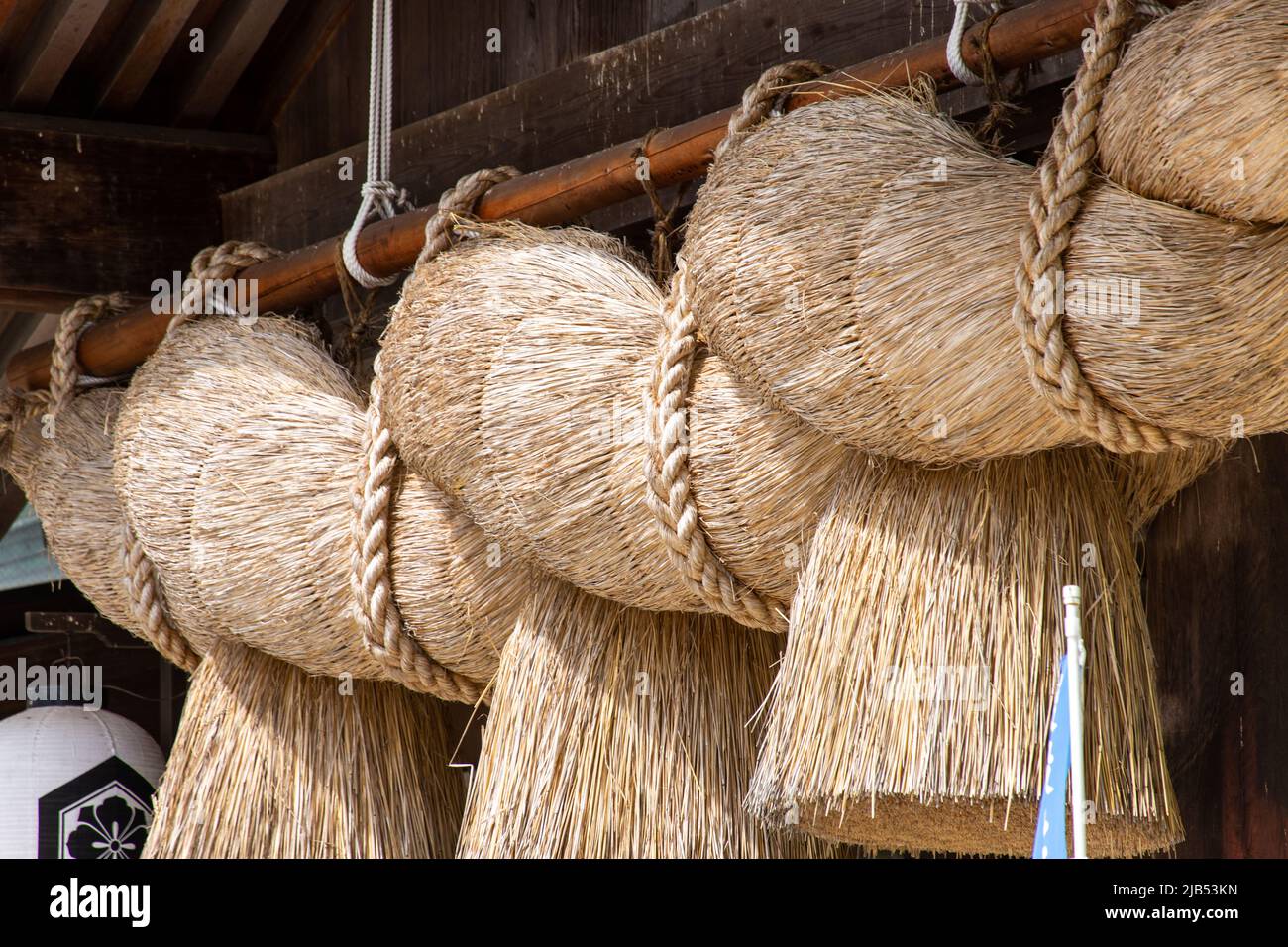Closeup Shimenawa (enclosing rope) tied around Izumo Taisha Shrine ...