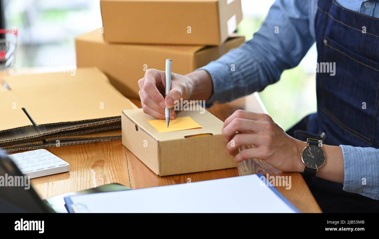 Account address hi-res stock photography and images - Alamy
