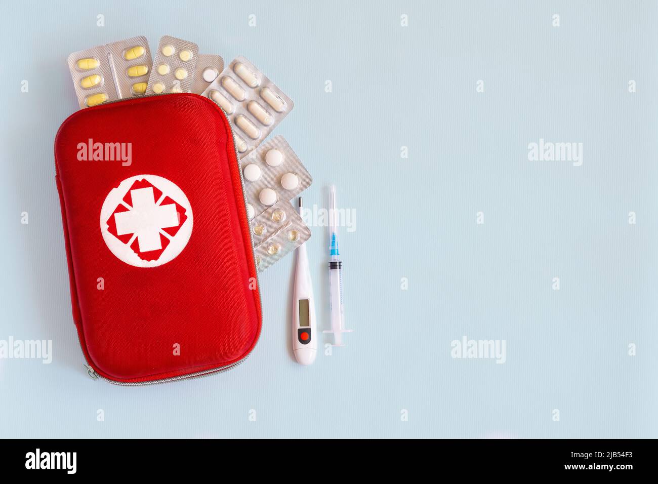 First aid kit thermometer hi-res stock photography and images - Alamy