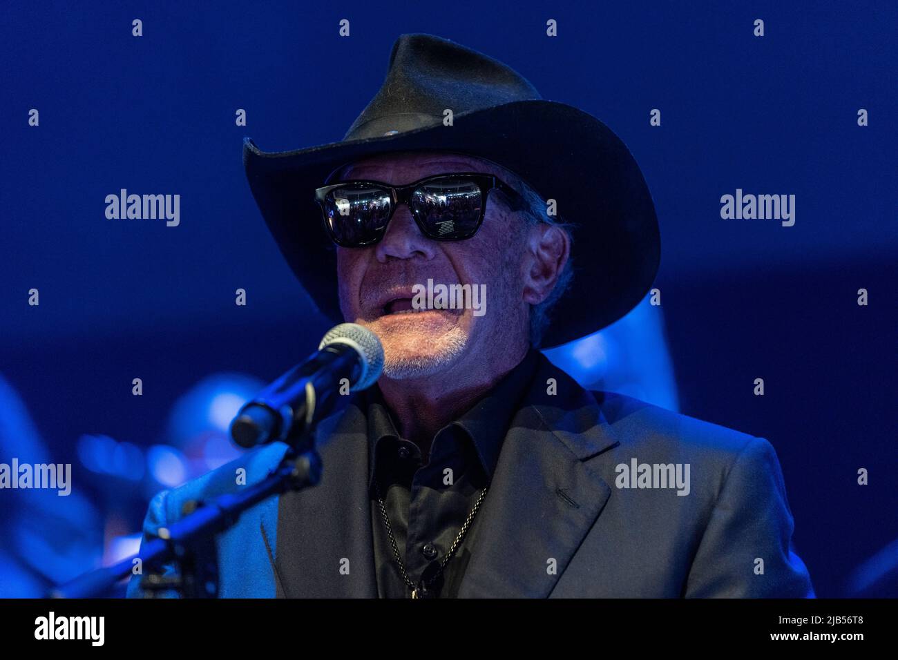 Indianapolis colts owner jim irsay hi-res stock photography and images ...