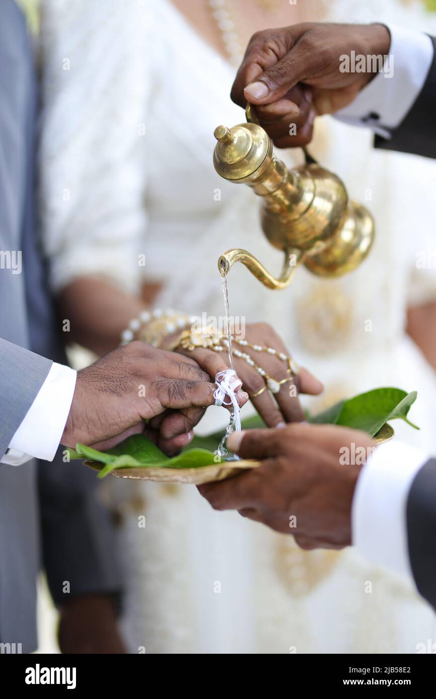 Wedding Srilanka Traditional Style Stock Photo - Alamy