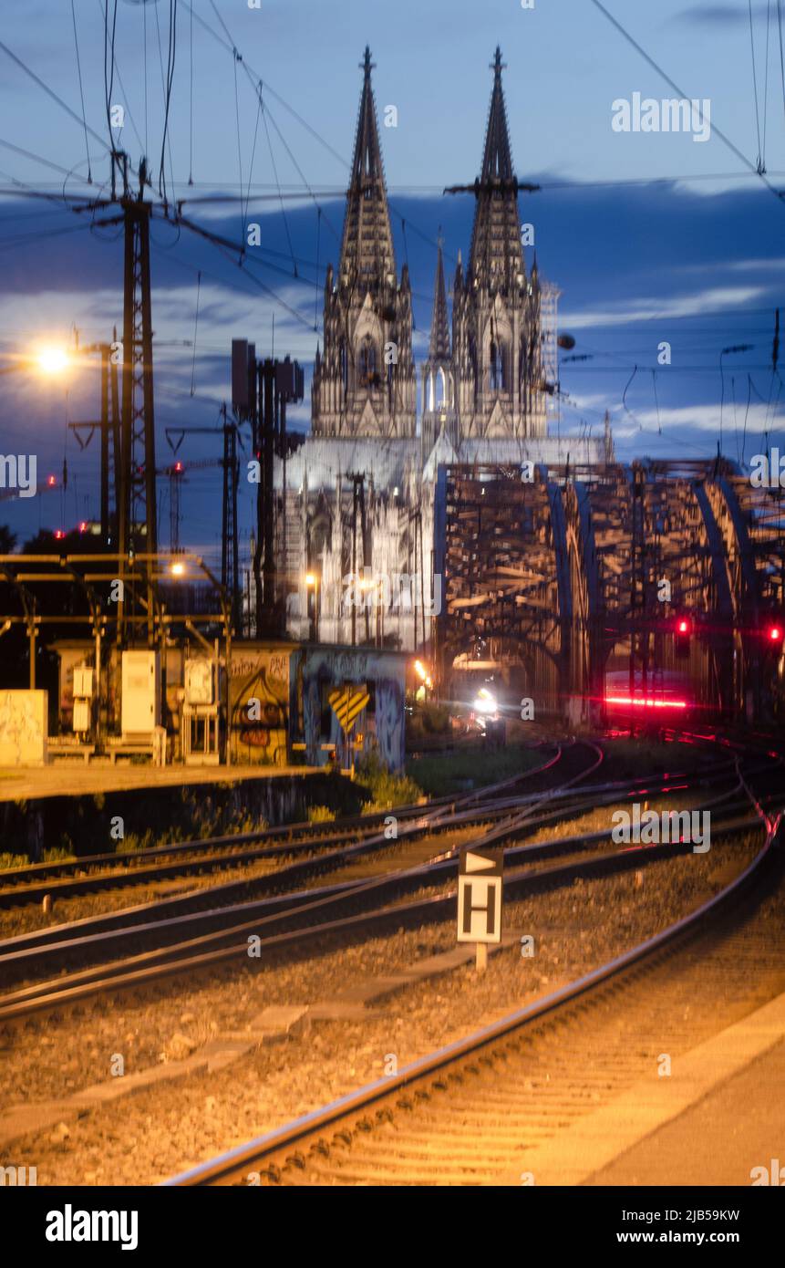 Cologne June 2021: Deuz train station at night in long-term exposure ...